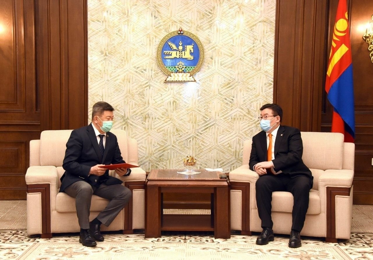 Зэвсэгт хүчний тухай хуульд нэмэлт өөрчлөлт оруулах төслийг өргөн